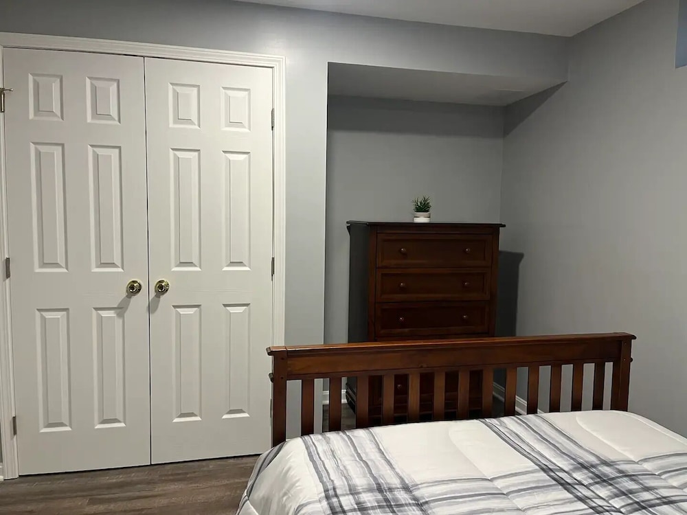Perfect Place For A Getaway Or A Longer Stay! Convenient & Comfortable - Fredericksburg, VA