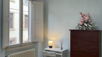 Quarto casal luxo | 1 quarto, edredons de pluma, escrivaninha, Wi-Fi de cortesia