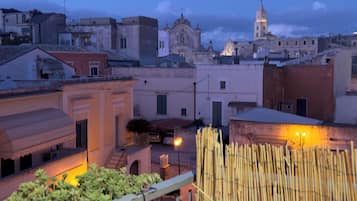 Quarto casal superior | Vista para a cidade