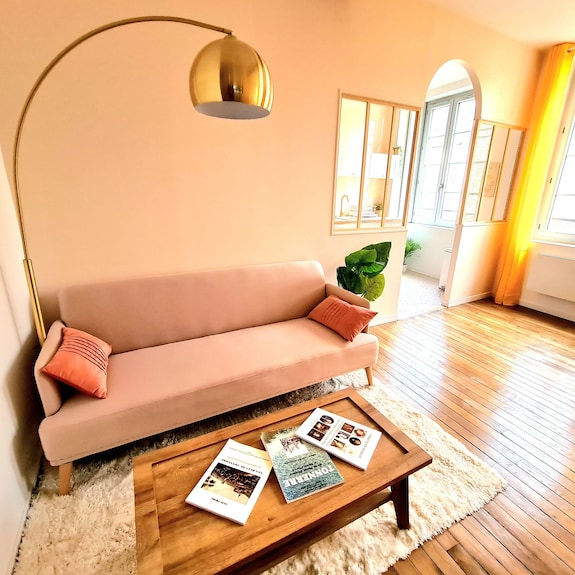 Alba - Appartement En Hyper Centre Avec Terrasse, Parking Et Local à Vélos. - Yonne