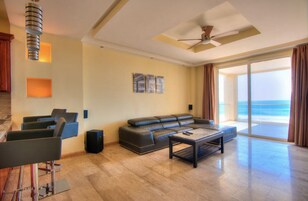 Apartamento Deluxe, várias camas, não fumadores, 2 casas de banho | Sala de jantar