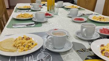 Pequeno-almoço inspirado na cozinha local incluído nos dias úteis