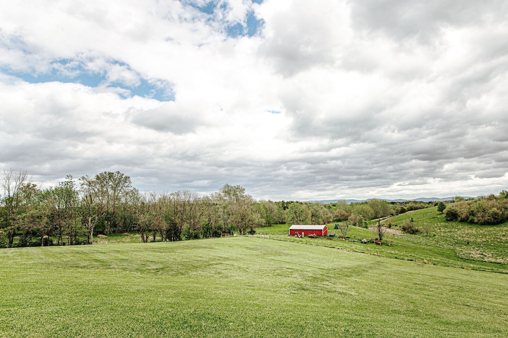 The Cottage at Batten Green, Beautiful Farm Views, 5 mins to DT ...