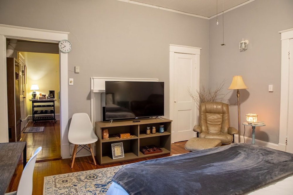 The Shabby Chic Studio - Cute 1-bedroom Close To Unc! - Carrboro, NC