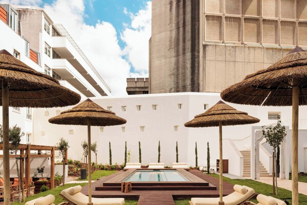 Locke De Santa Joana - Lisbon