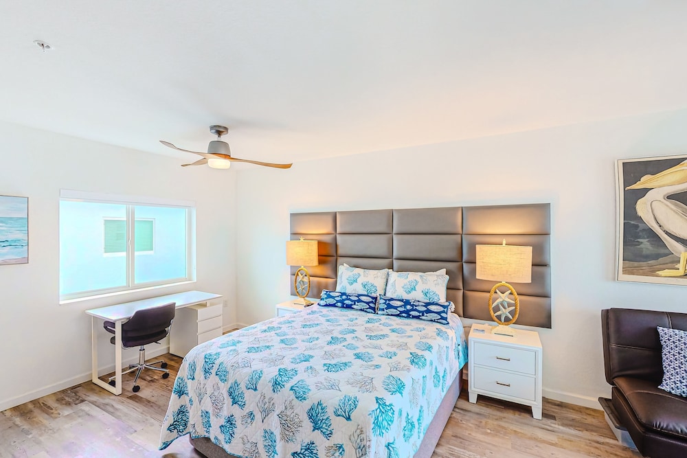 Snowbird-friendly Sound View Condo With Open Layout, Patio, W/d, & Ac - Duck Key, FL