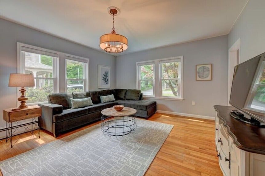 Colonial House, W/yard,7min Walk To Downtown Lenox - Lenox, MA