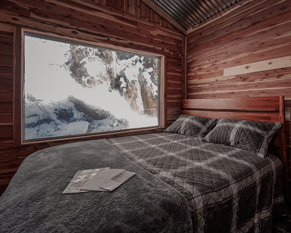 Glamping Cabin | Huge Window | Cliff And Animal Views - Shawnee State Park, West Portsmouth