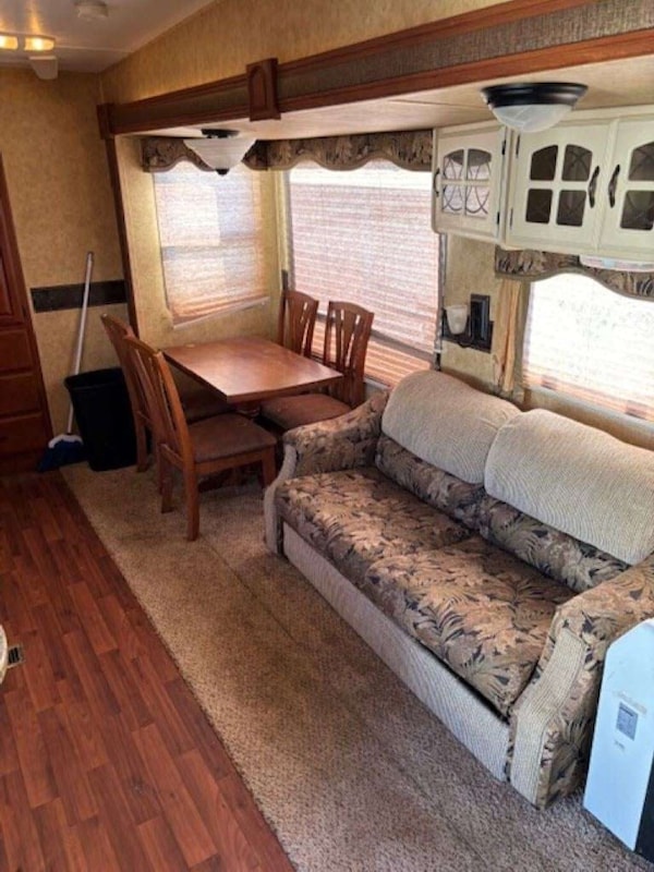 2 Bed, 2 Bath High End Rv, Fully Furnished, Pet And Child Friendly - Midland, TX