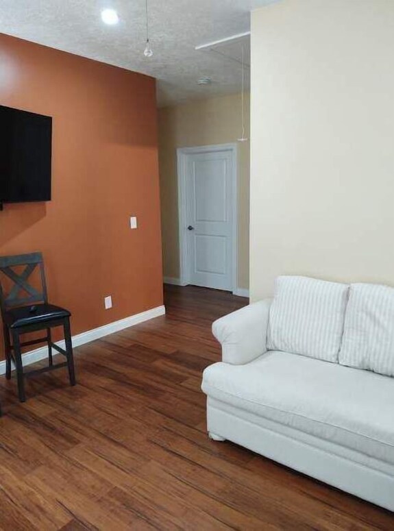 Gotl Quiet Family Cottage: Ctrl Hvac, Kitchen, Spa Shower, Jetted Bath,14 Guests - Ohio