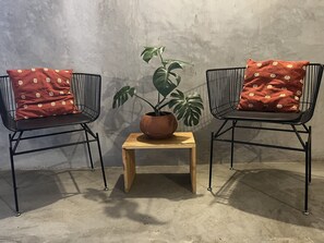 Smart TV 43 polegadas com canais a cabo, Netflix, serviços de streaming