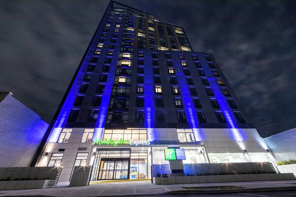 Holiday Inn Express Long Island City E New York By Ihg - Brooklyn, NY