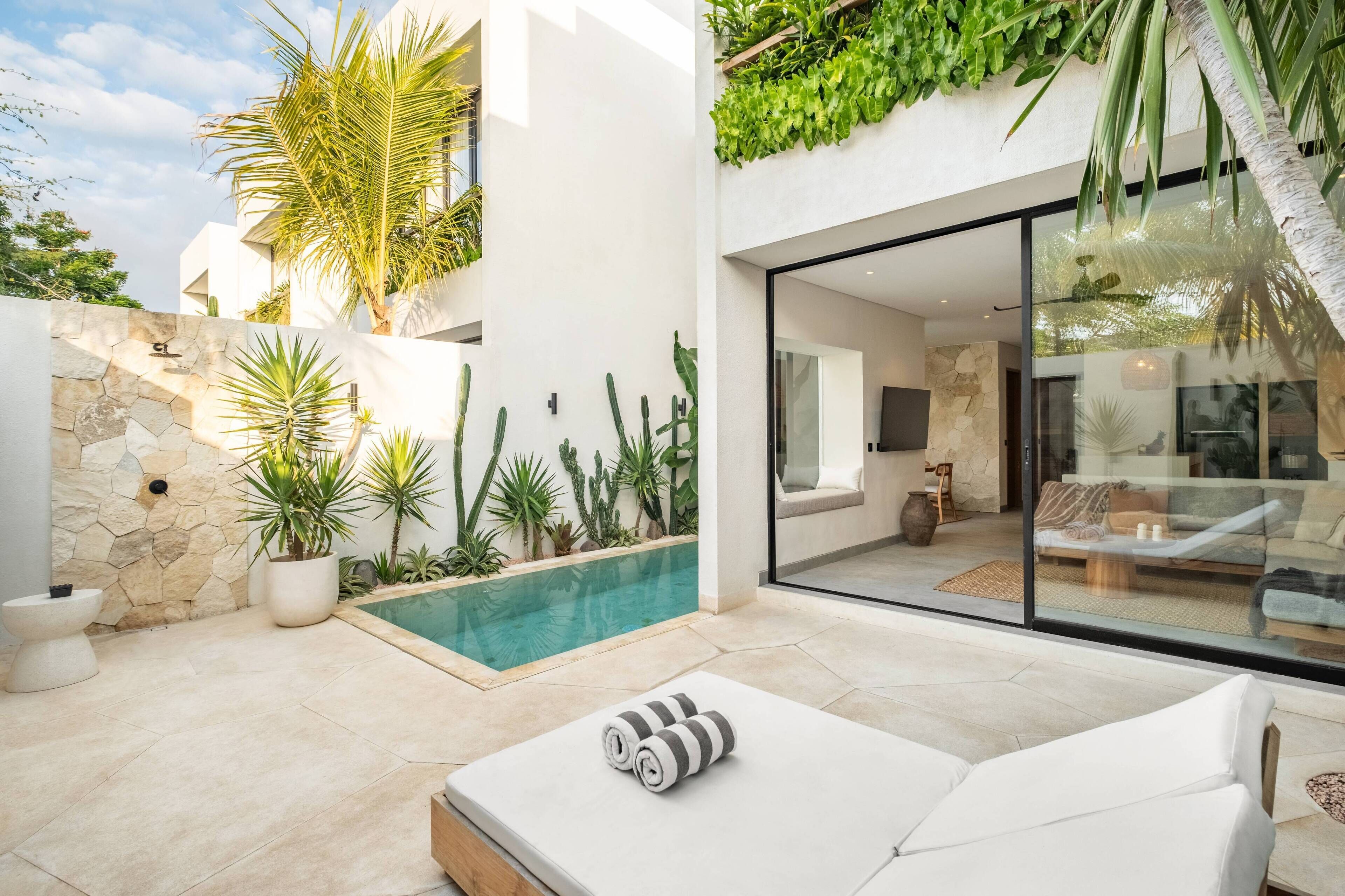 Terraço com espreguiçadeiras