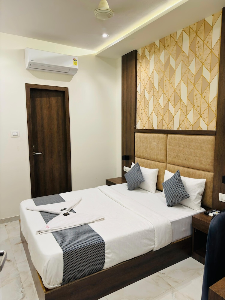 Hotel Amazing - Mumbai