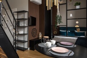 Suíte estúdio design | Opções para refeição no quarto