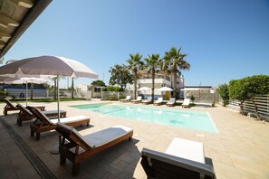 Piscina externa sazonal