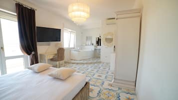Quarto Superior | Roupa de alta qualidade, camas de colchão viscoelástico, secretária