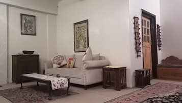 Área de estar no saguão