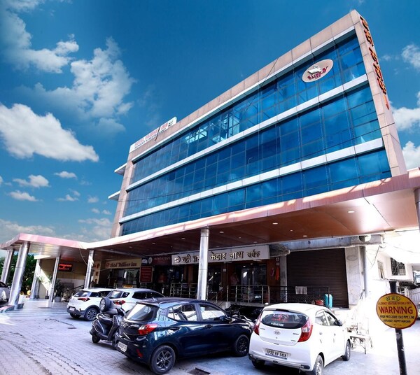 Hotel Vaibhav Inn - Lucknow