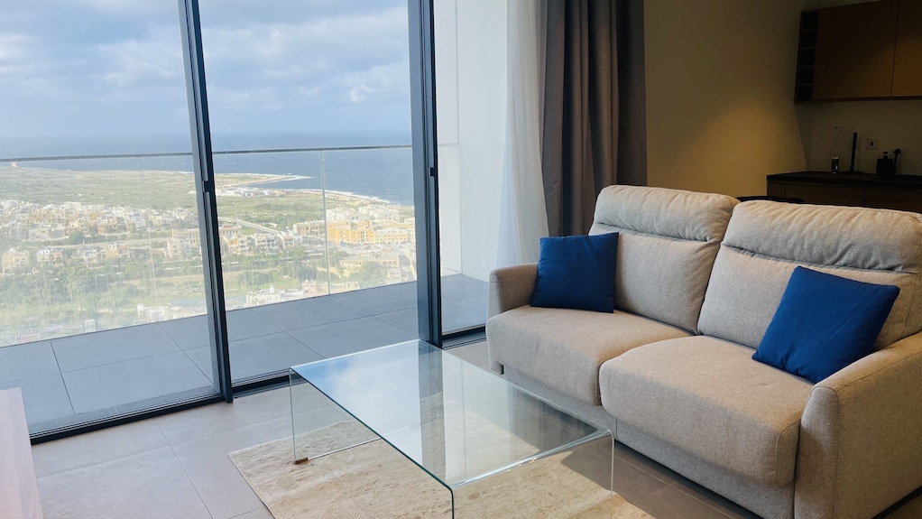 Mercury Tower Suite In Heart Of The City - Valeta