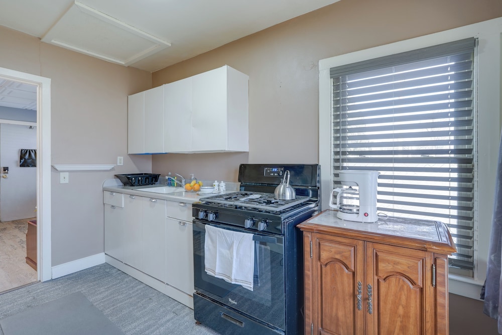 Cozy Kalamazoo Studio, 4 Mi To Downtown Area! - Portage, MI