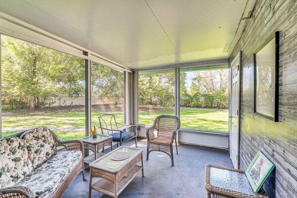 Spring Hill Home - 3 Mi To Weeki Wachee Springs! - Weeki Wachee, FL