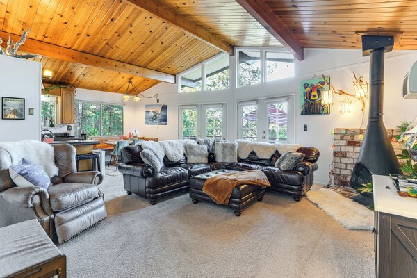 Enchanted Woodland Cabin Near Yosemite W/ Fire Pit - Yosemite National Park, CA
