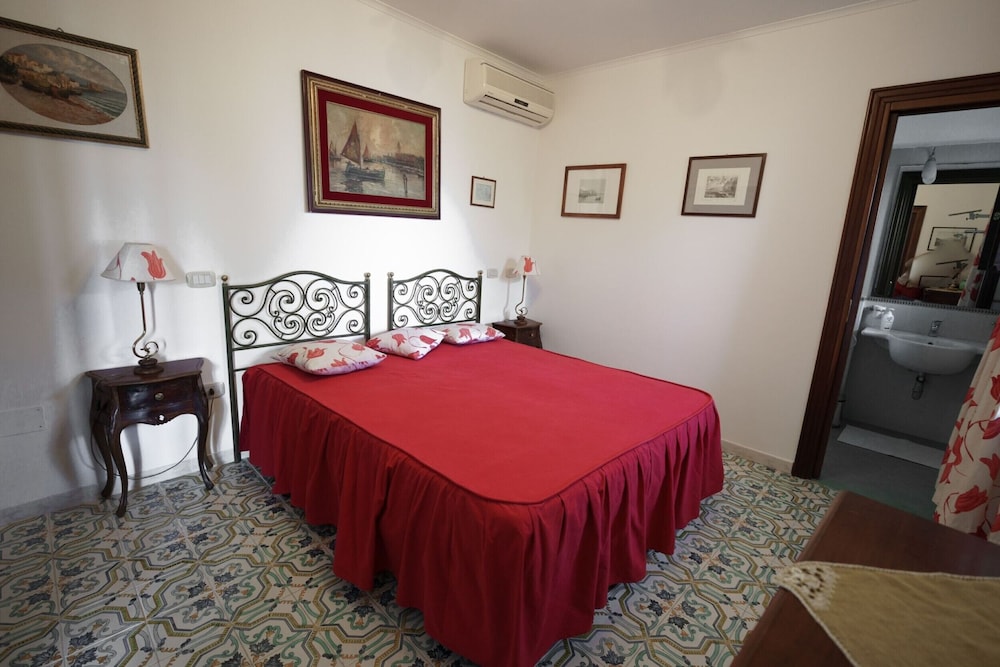Amore Rentals - Villa Savoia With Sea View And Garden - Campanie