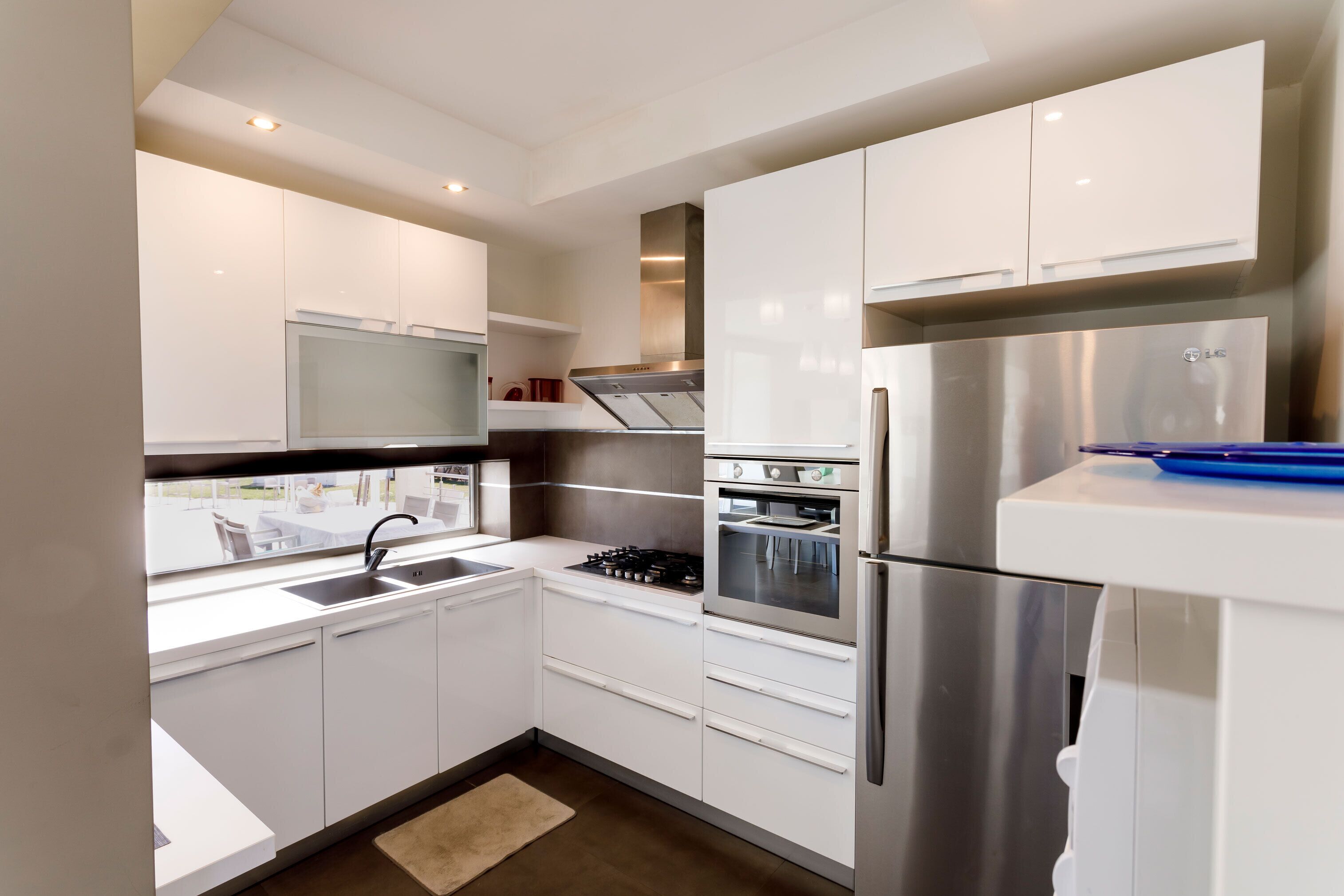 Villa | Cozinha privada | Uma máquina de lavar louça 