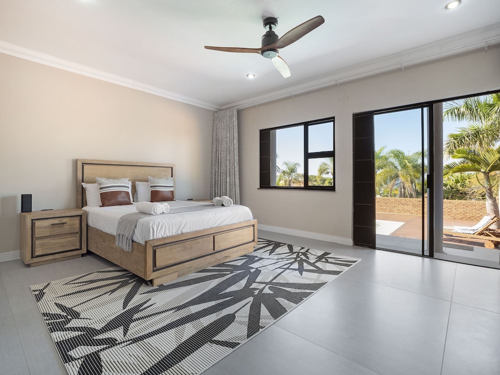 One On Chelsea - Five Bedroom House, Sleeps 10 - Umhlanga