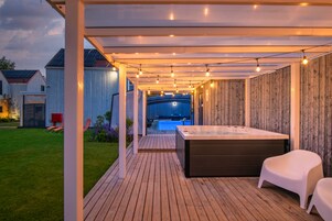 Piscina interior, piscina exterior, espreguiçadeiras