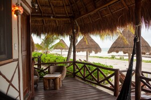 Bungalow, vista para a praia | Terraço/pátio interior