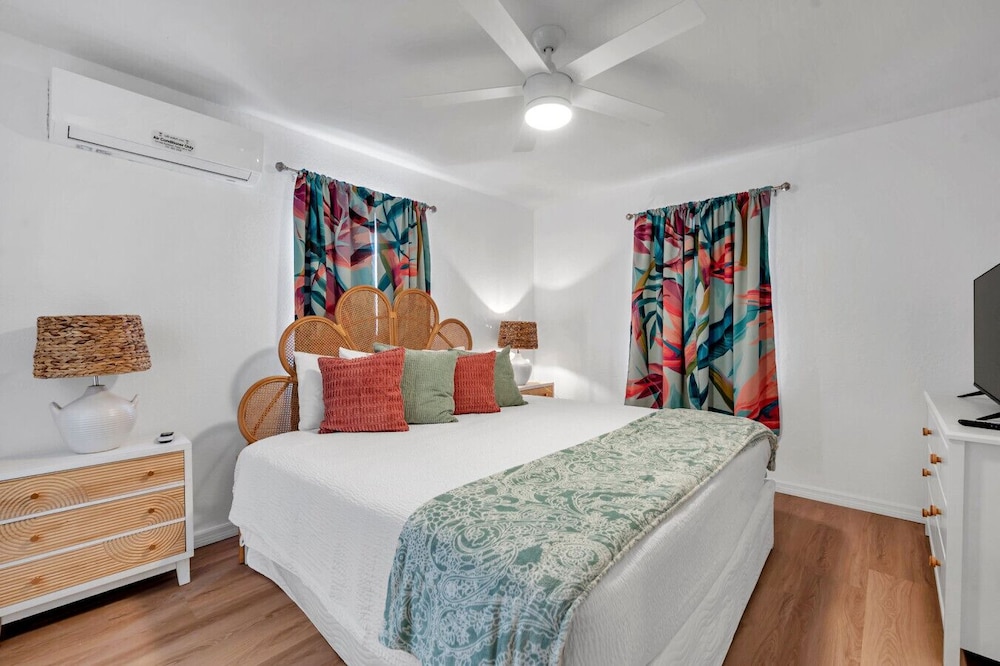 Salt Water Suites - #6 Beach Suite - North Redington Beach, FL