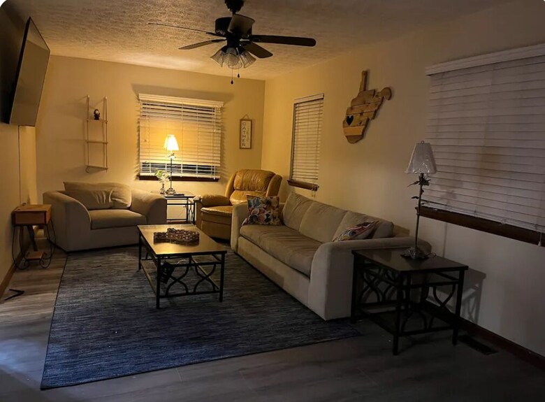 Cozy Apartment With Onsite Restaurant In Logan Wv Close To Hatfield Mccoy Trail - Chief Logan State Park, Logan
