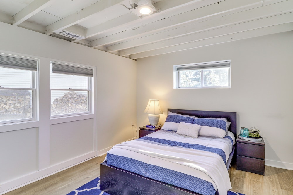 Modern Buckeye Lake Retreat: Game Room & Fire Pit! - Buckeye Lake, OH