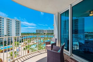 Apartamento em Condomínio Fechado, 1 cama king-size e sofá-cama (Palms Resort #2605 Jr 2BR) | Terrenos do alojamento
