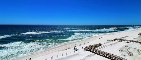 Apartamento em Condomínio Fechado, várias camas (Lei Lani 607T) | Praia | Na praia