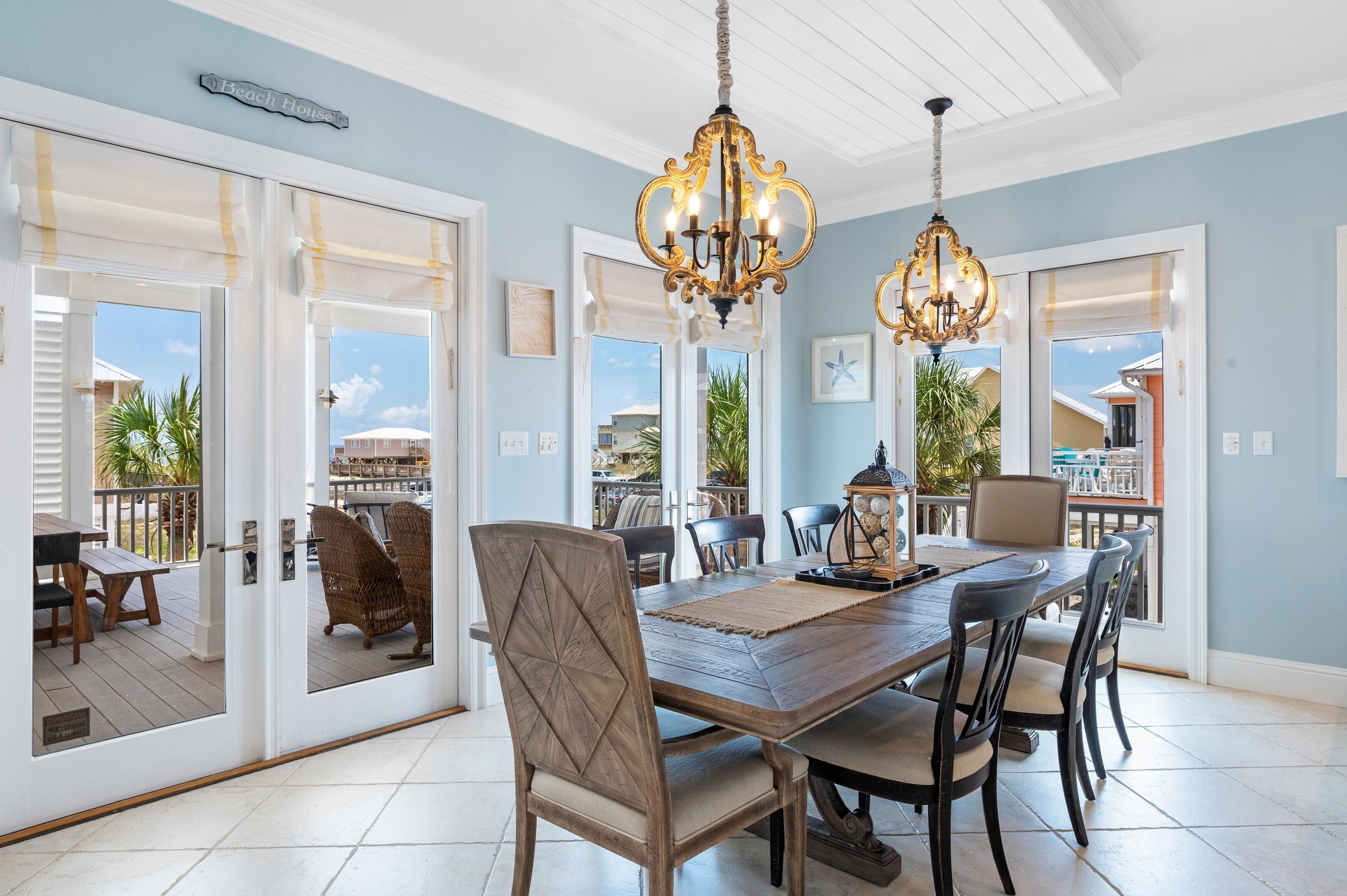 Casa, várias camas (Whispering Palms Beach House) | Restaurantes