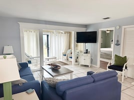 Condo, várias camas (Chateau La Mer #5B) | 2 quartos, Wi-Fi