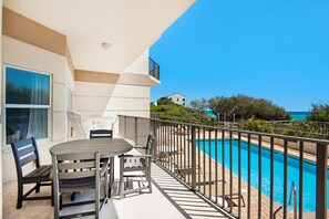 Apartamento em Condomínio Fechado, várias camas (Legacy 104) | Refeições ao ar livre