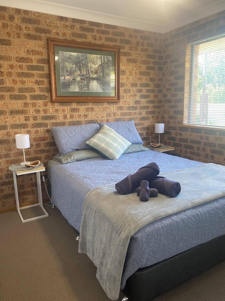 Stay On Lachlan - Cowra