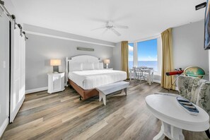 Apartamento em Condomínio Fechado, várias camas (Emerald Beach 431) | 2 quartos, Wi-fi 