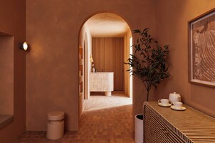 Sauna, banheira de hidromassagem, massagens 