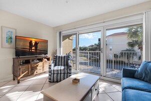 Apartamento em Condomínio Fechado, 1 cama king-size e sofá-cama (Maravilla 4203) | Sala de estar | Televisor 