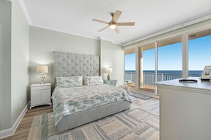 Apartamento em Condomínio Fechado, várias camas (La Playa 701) | 3 quartos, ferro/tábua de engomar, Wi-fi 