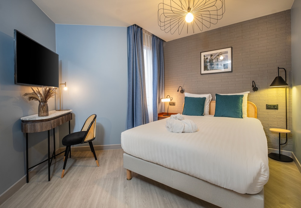 East Paris Suite -