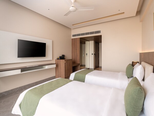 Foxtrail, Sector 42 - Am Hotel Kollection - Gurugram