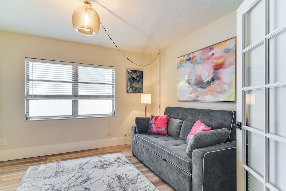 Davis Island Home W/ Lanai: 3 Mi To Downtown Tampa - Tampa, FL