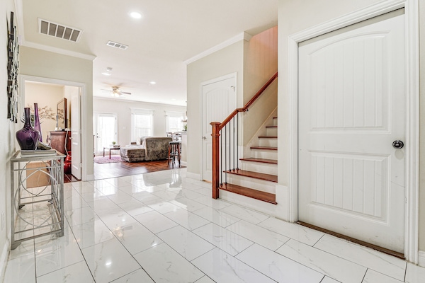 Spacious Grand Prairie Home W/ Fenced Yard + Patio - Dallas, TX