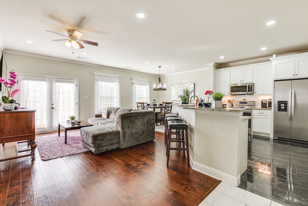 Spacious Grand Prairie Home W/ Fenced Yard + Patio - Dallas, TX